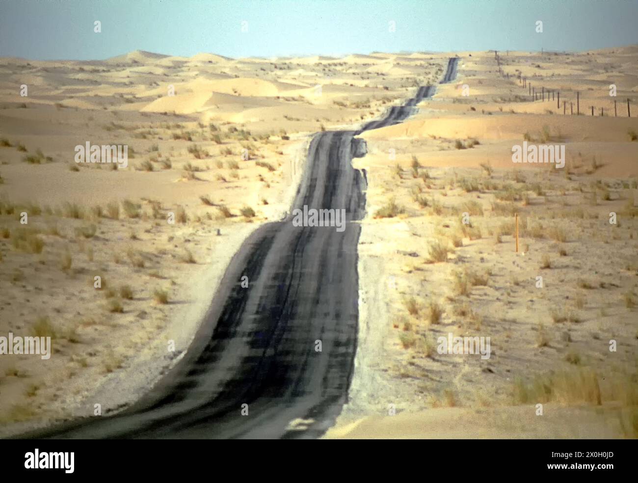 Road through the eastern Great Erg (sand desert), Algeria [automated ...