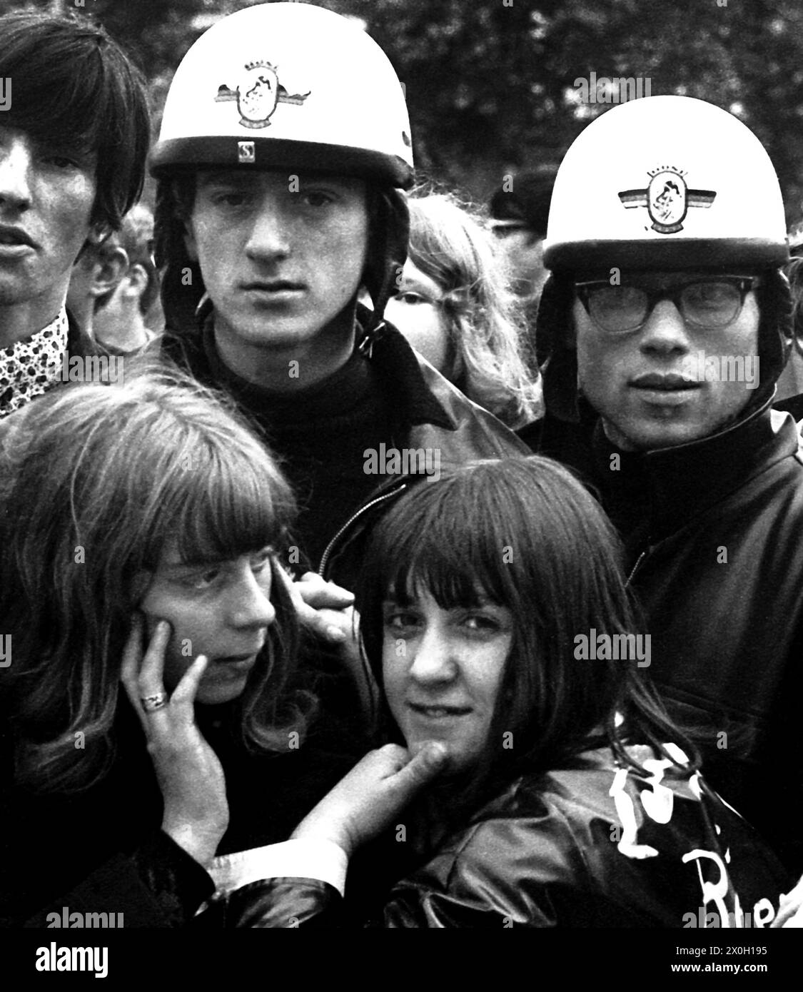 Visitors during the Beatles concert in Essen. [automated translation ...