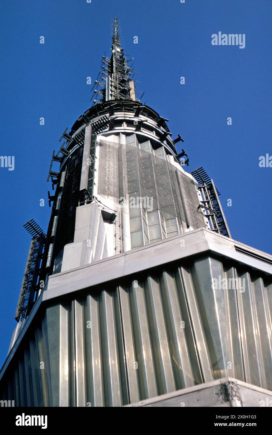 Antennas on the top of the Empire State Building [automated translation ...