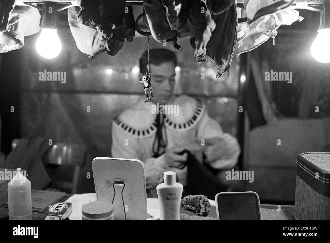 Shot in a changing room at Zirkus Krone. In the picture, a circus ...