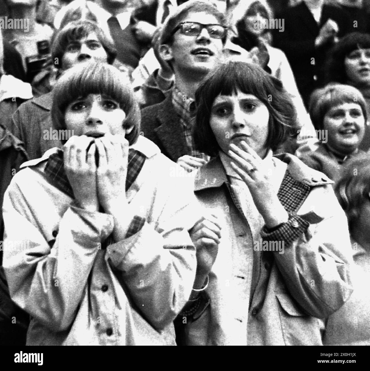 1966 beatles hi-res stock photography and images - Alamy