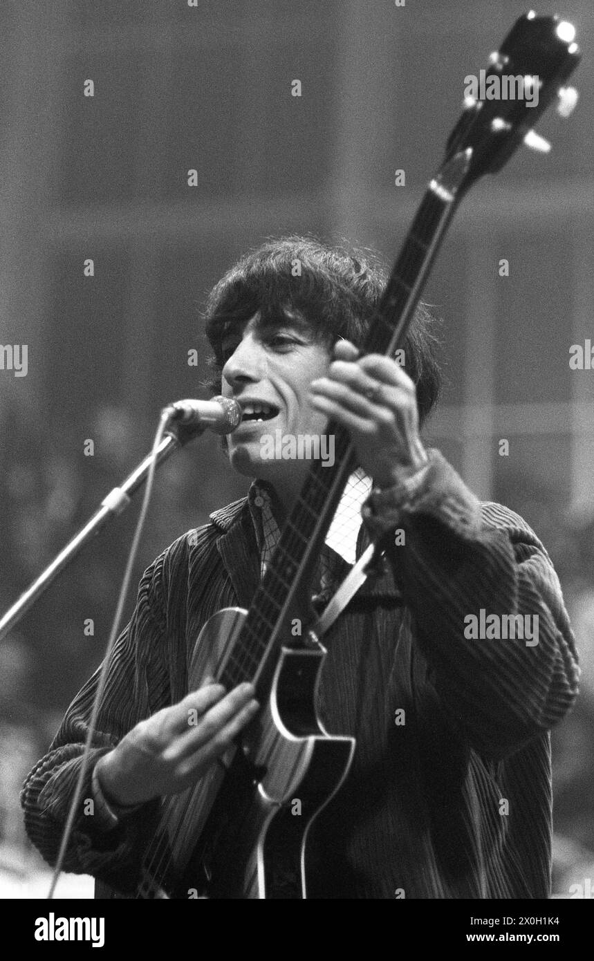 Bill wyman Black and White Stock Photos & Images - Alamy