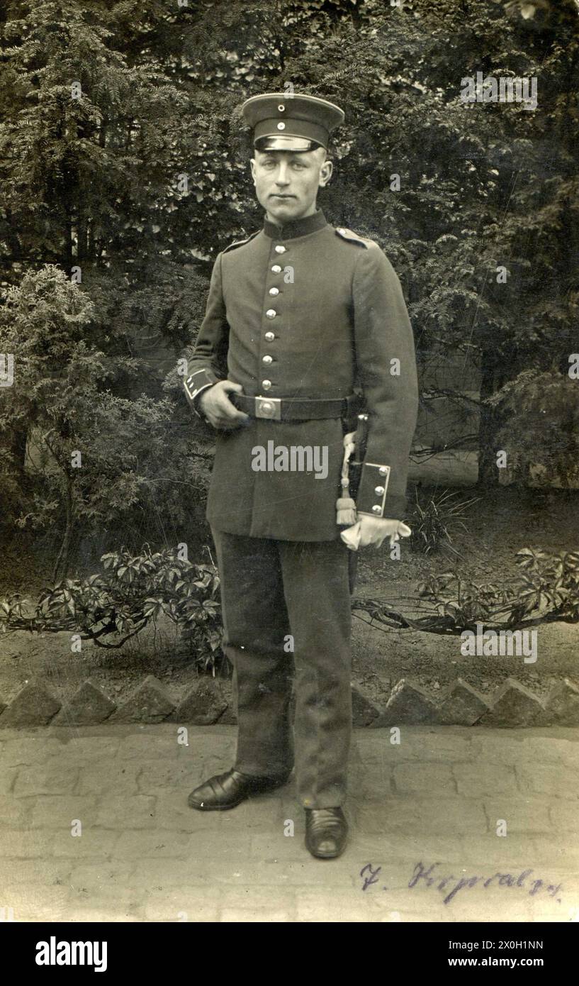 Individual soldier portraits hi-res stock photography and images - Alamy