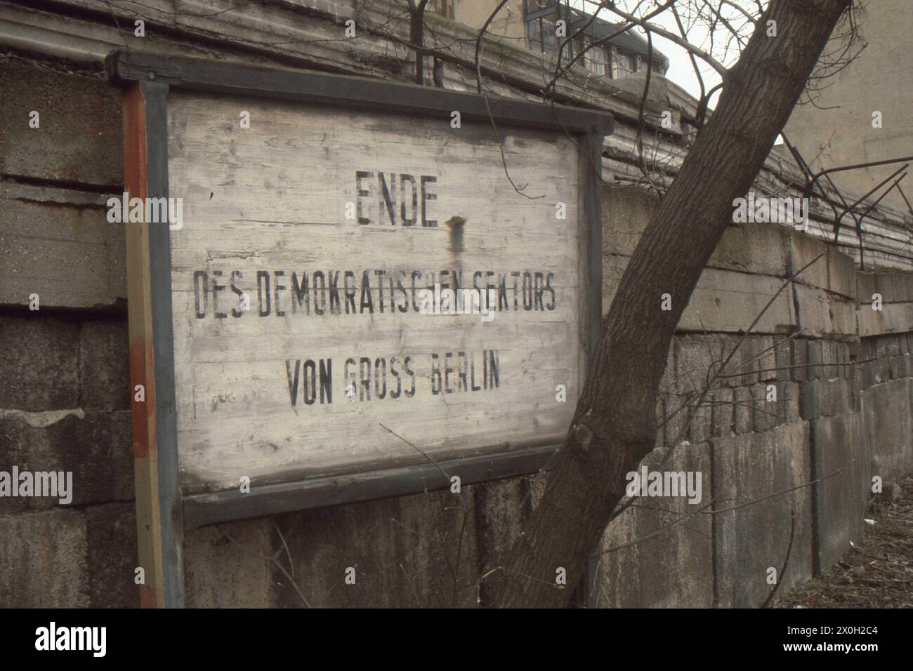 Border sign in Wedding with the inscription 'The end of the democratic ...