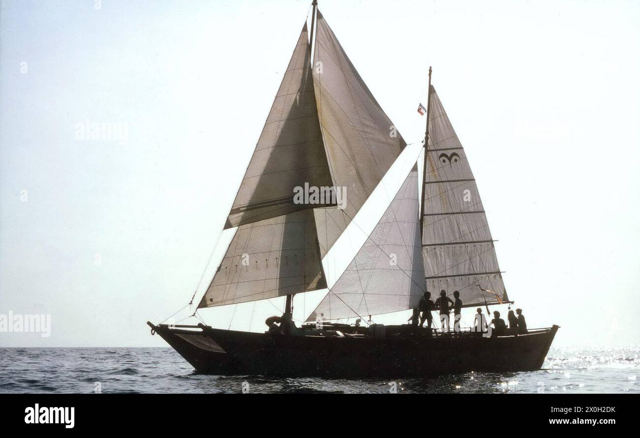 1980s sail boat hi-res stock photography and images - Alamy