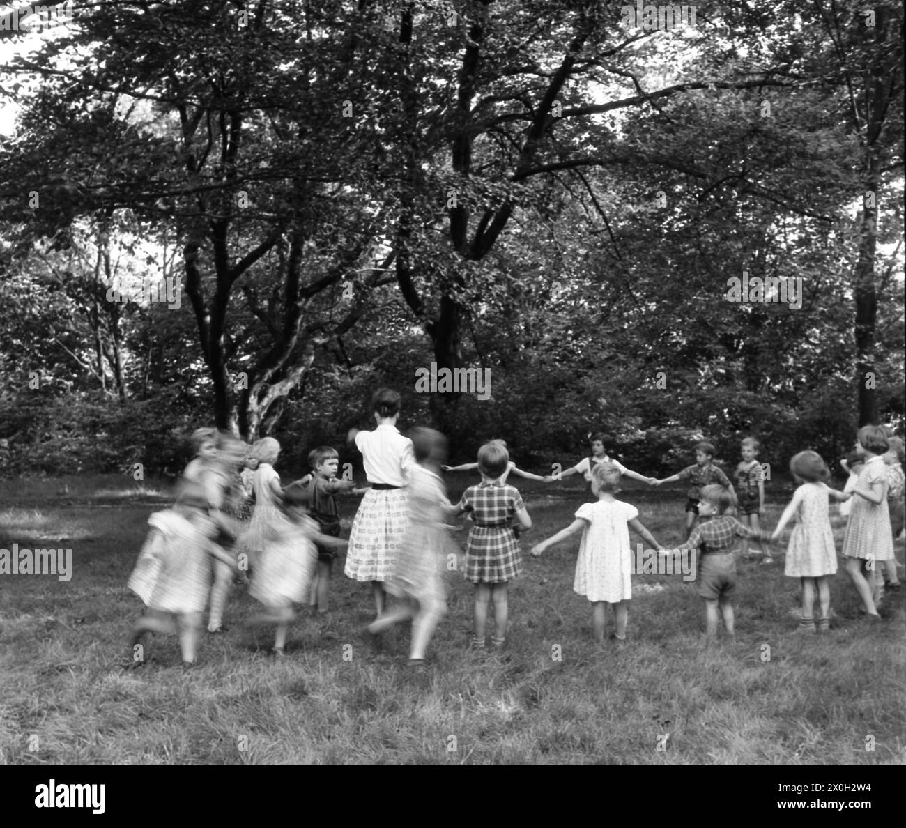 Children relax at the city recreation center. The picture shows them ...