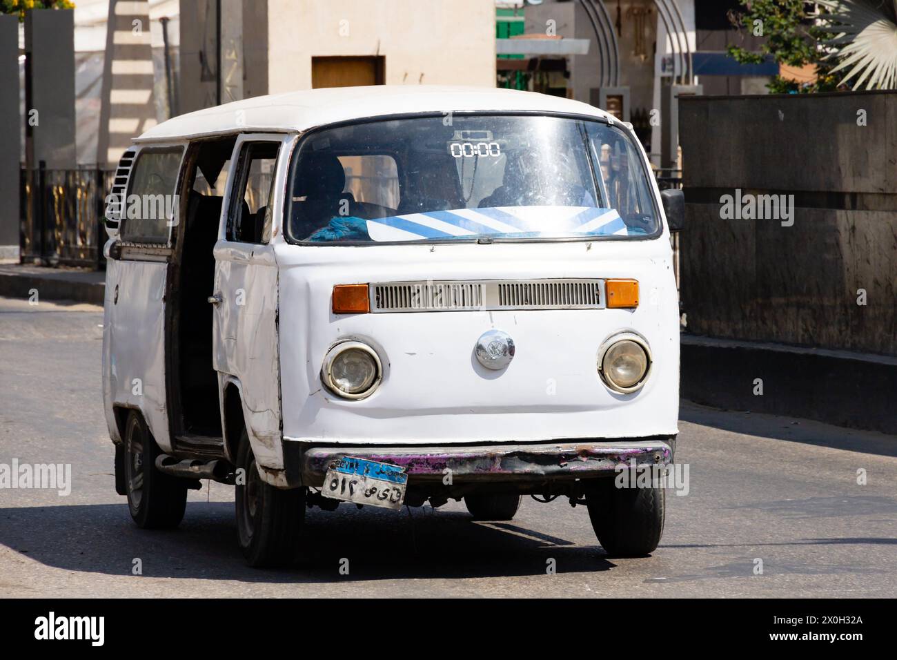 Vw minibus hi-res stock photography and images - Alamy