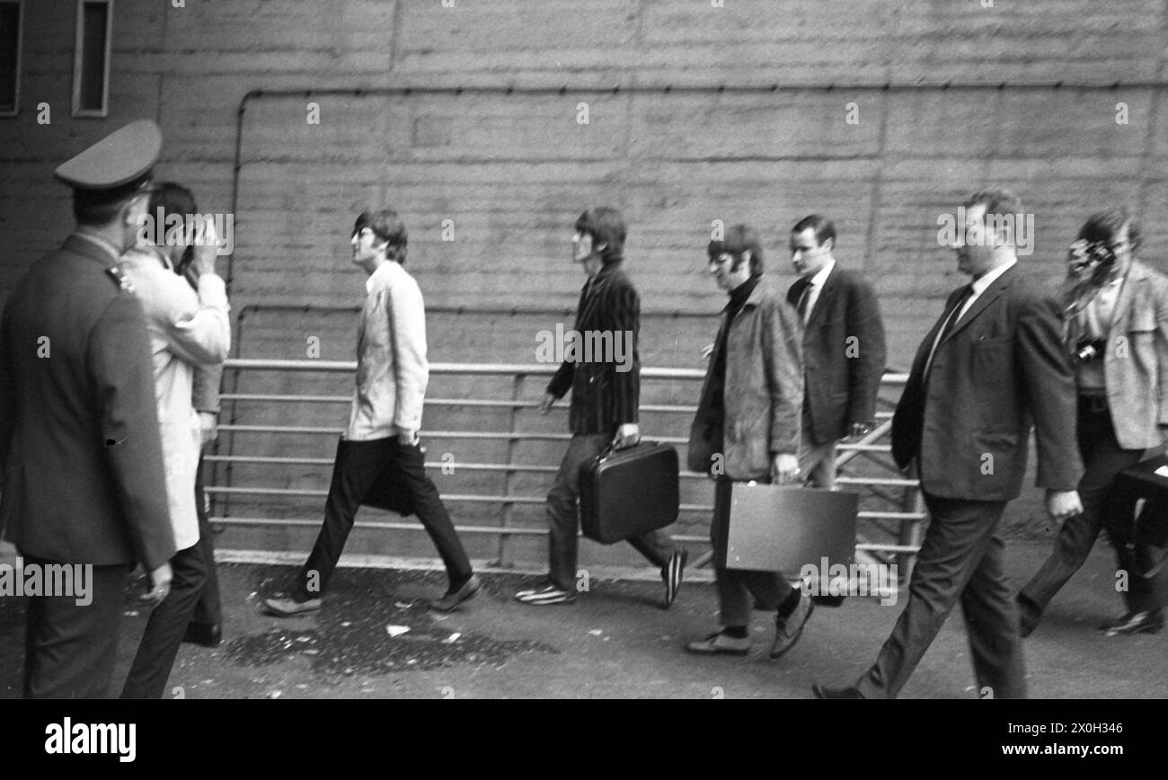 "The rock band ""The Beatles"" after their successful concert in Essen ...