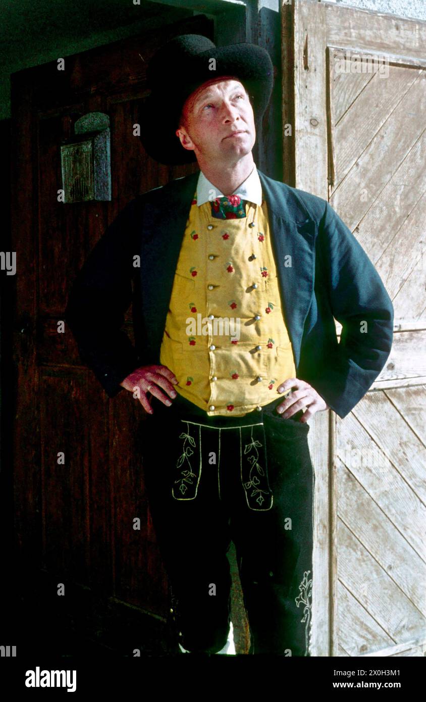 Traditional austrian costume hi-res stock photography and images - Alamy