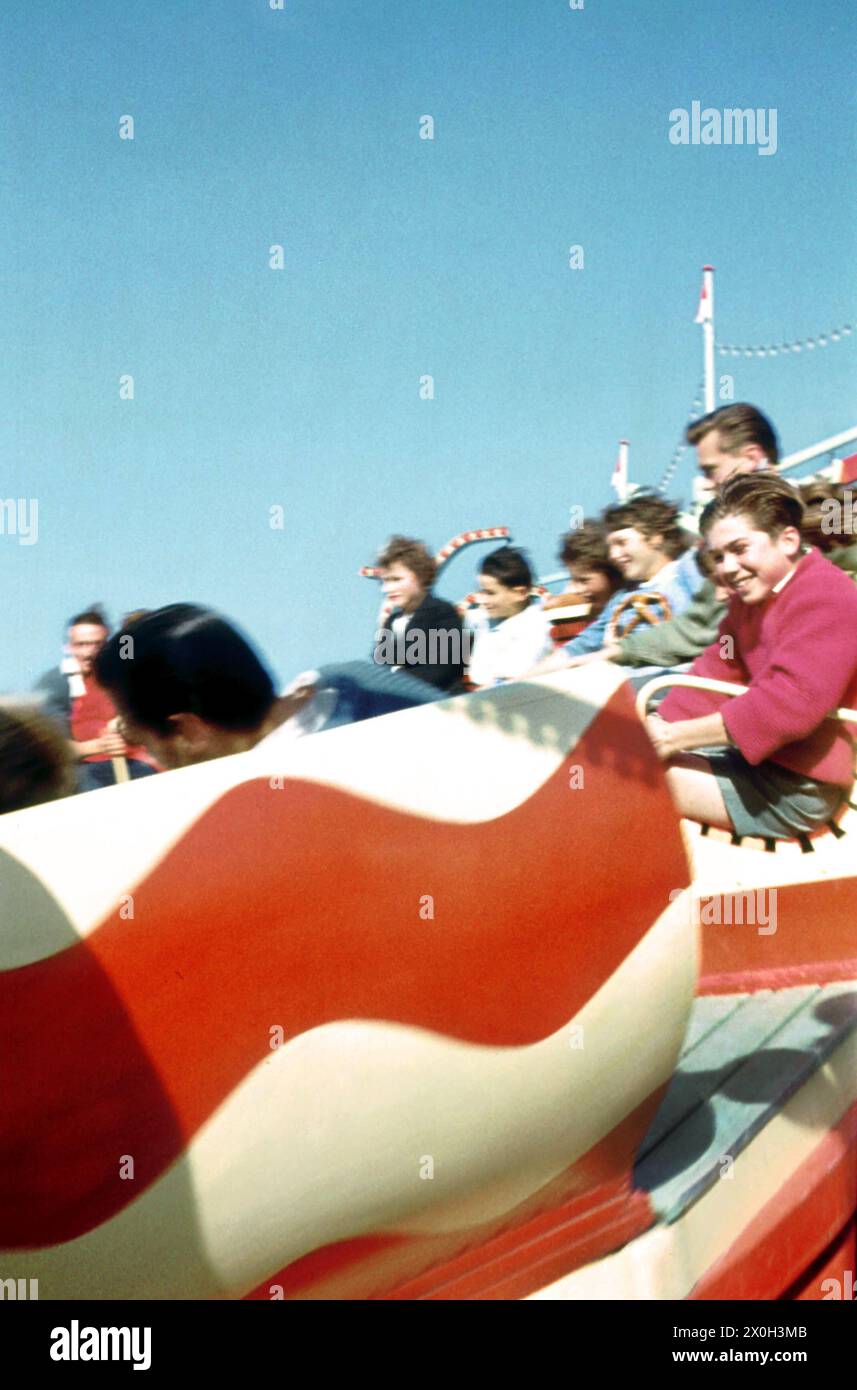 1950s carnival rides hi-res stock photography and images - Alamy