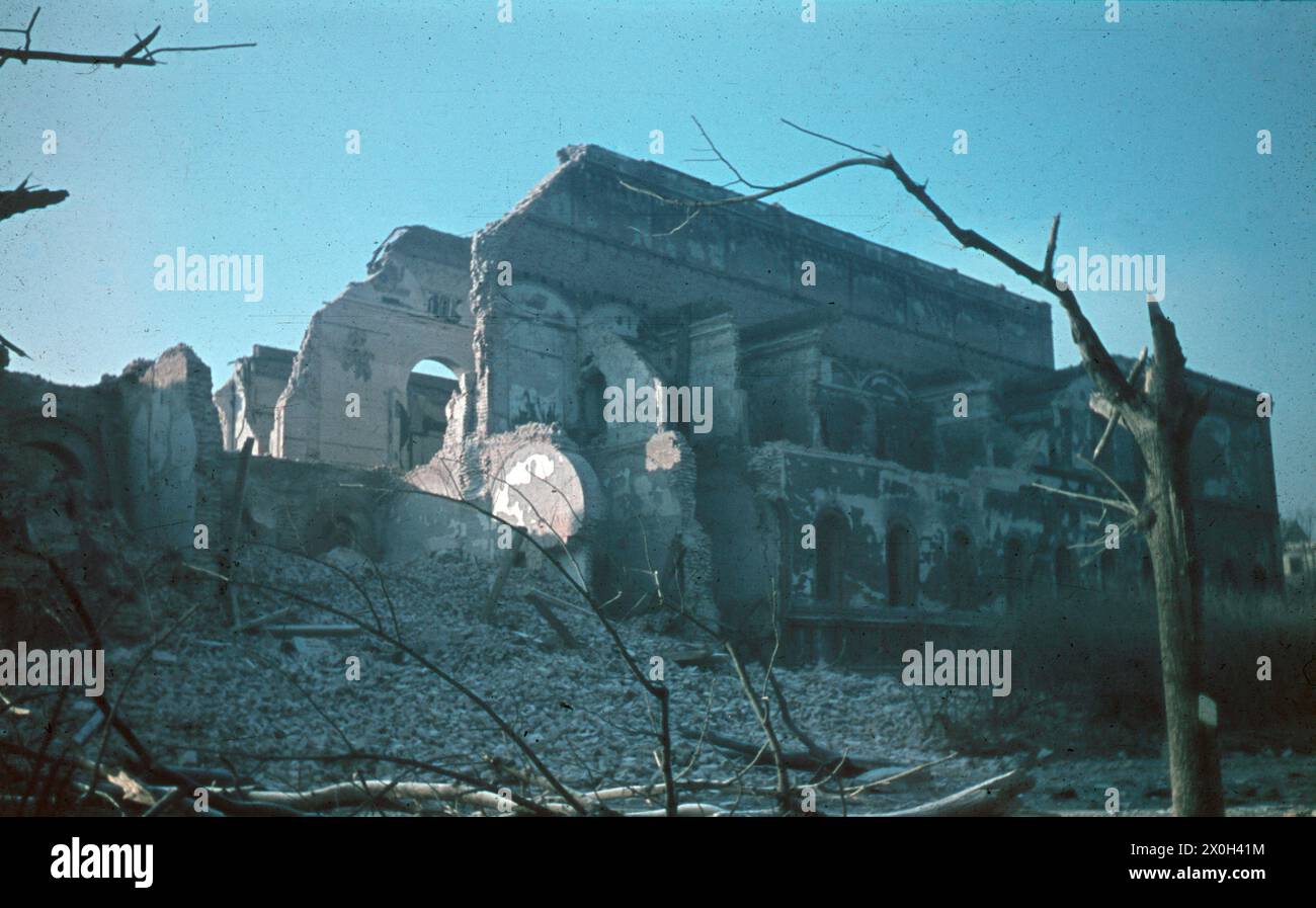 Building destroyed in World War II in Munich (undated photo Stock Photo ...