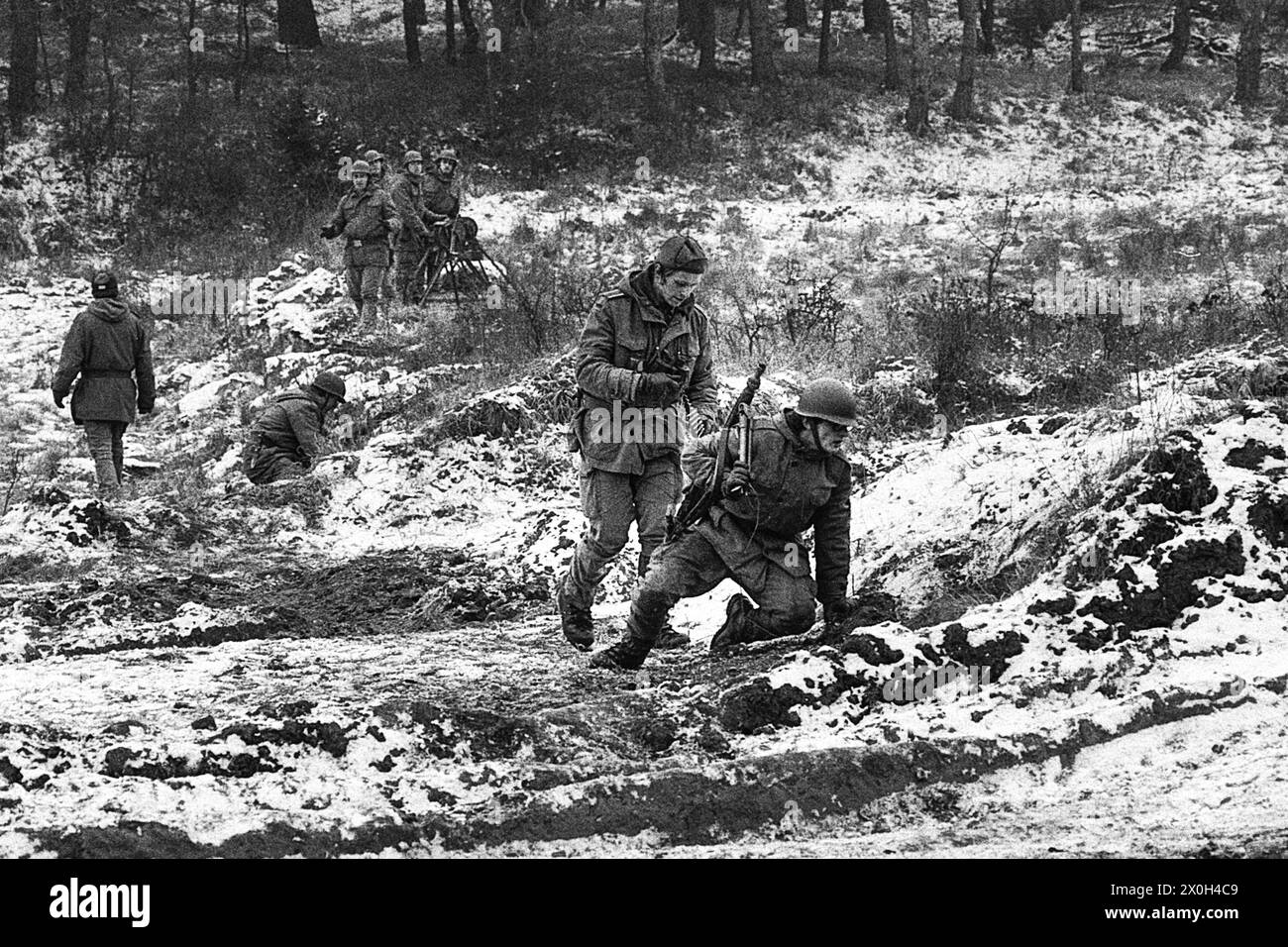 Troop exercise: A rifleman changing position. The person responsible ...