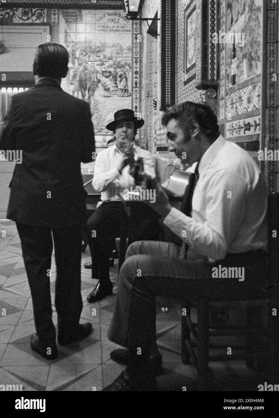Flamenco singer in spain Black and White Stock Photos & Images - Alamy