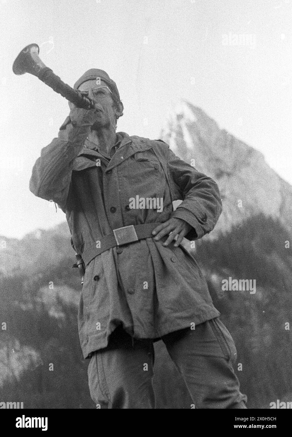 Signal for roll call with the French horn. [automated translation ...