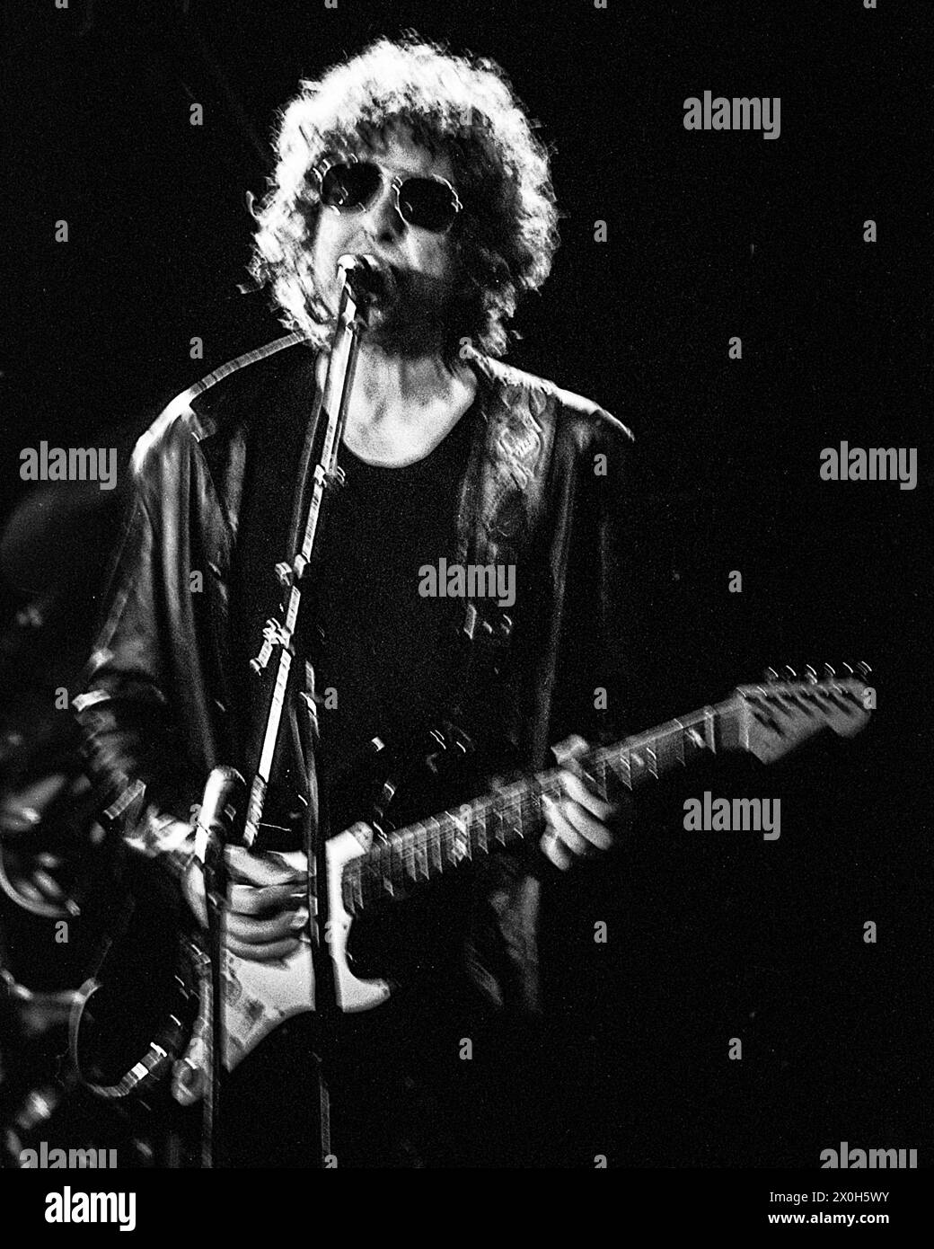Bob dylan concert 1981 hi-res stock photography and images - Alamy