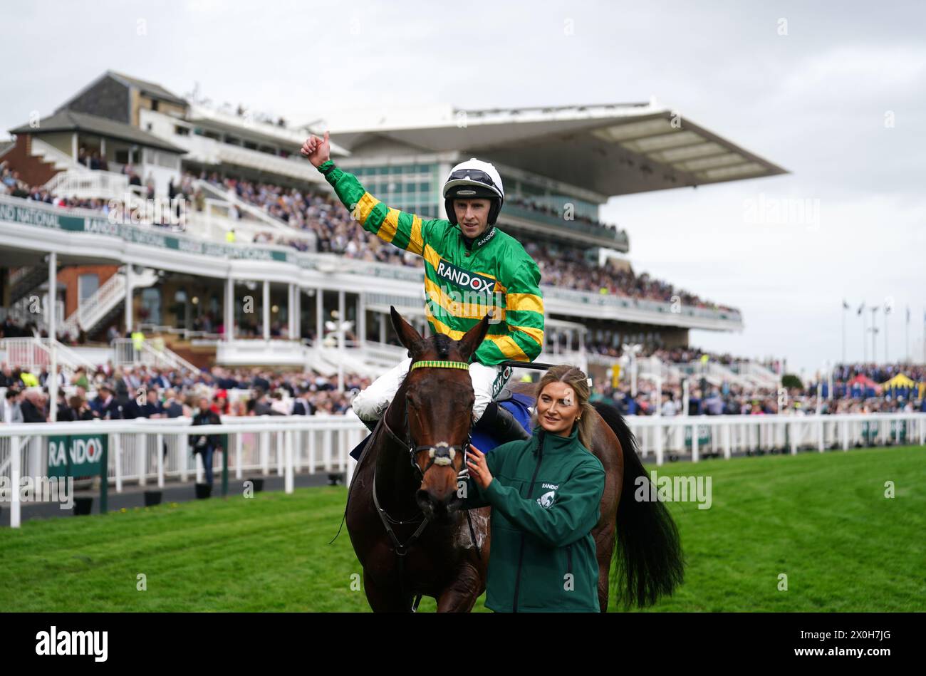 Mark Walsh on board Inothewayurthinkin after winning the Huyton Asphalt ...