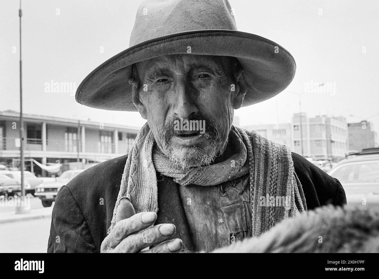 Alms beggar Black and White Stock Photos & Images - Alamy