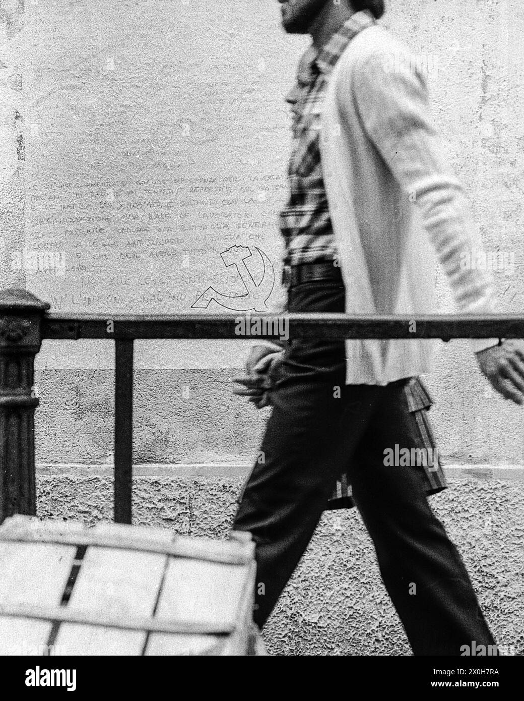 Hammer house wall Black and White Stock Photos & Images - Alamy