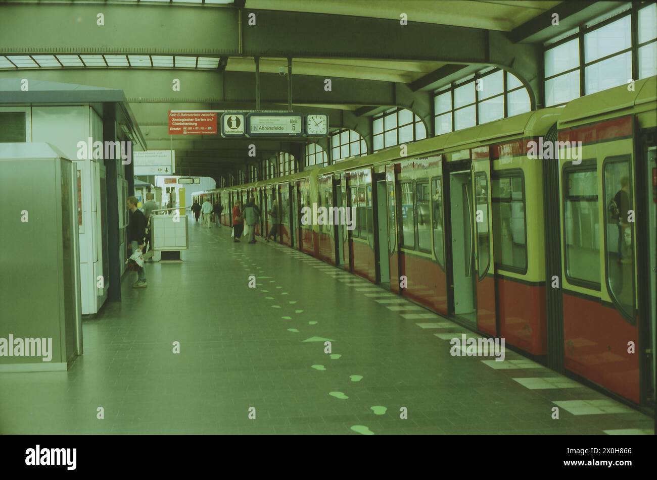 Bahnhof zoo train station hi-res stock photography and images - Alamy