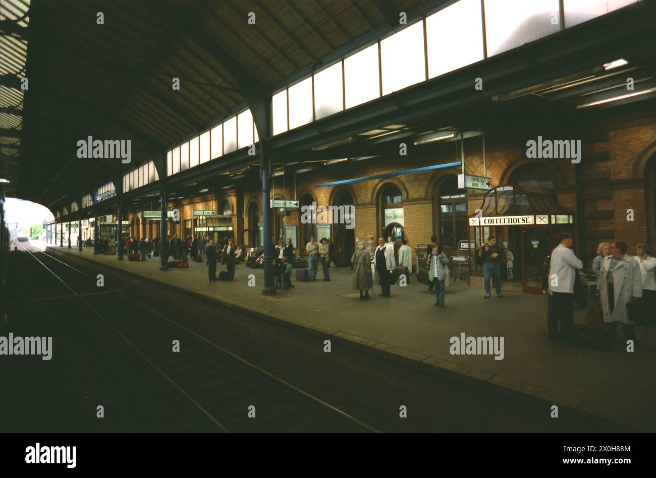 Bonn main train station hi-res stock photography and images - Alamy