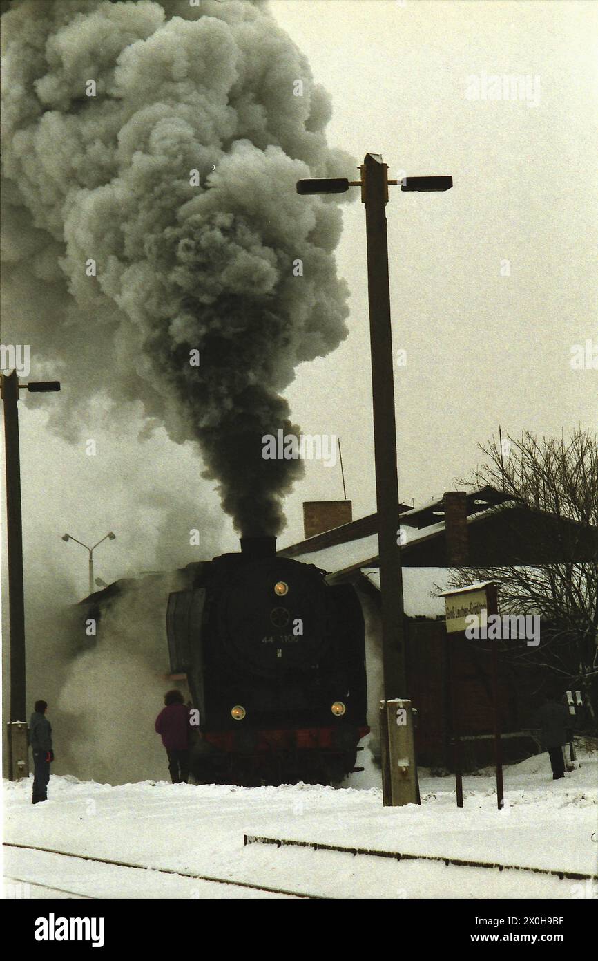 90s steam train hi-res stock photography and images - Alamy