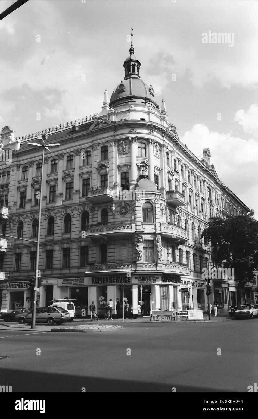 A typical old Berlin building [automated translation] Stock Photo - Alamy