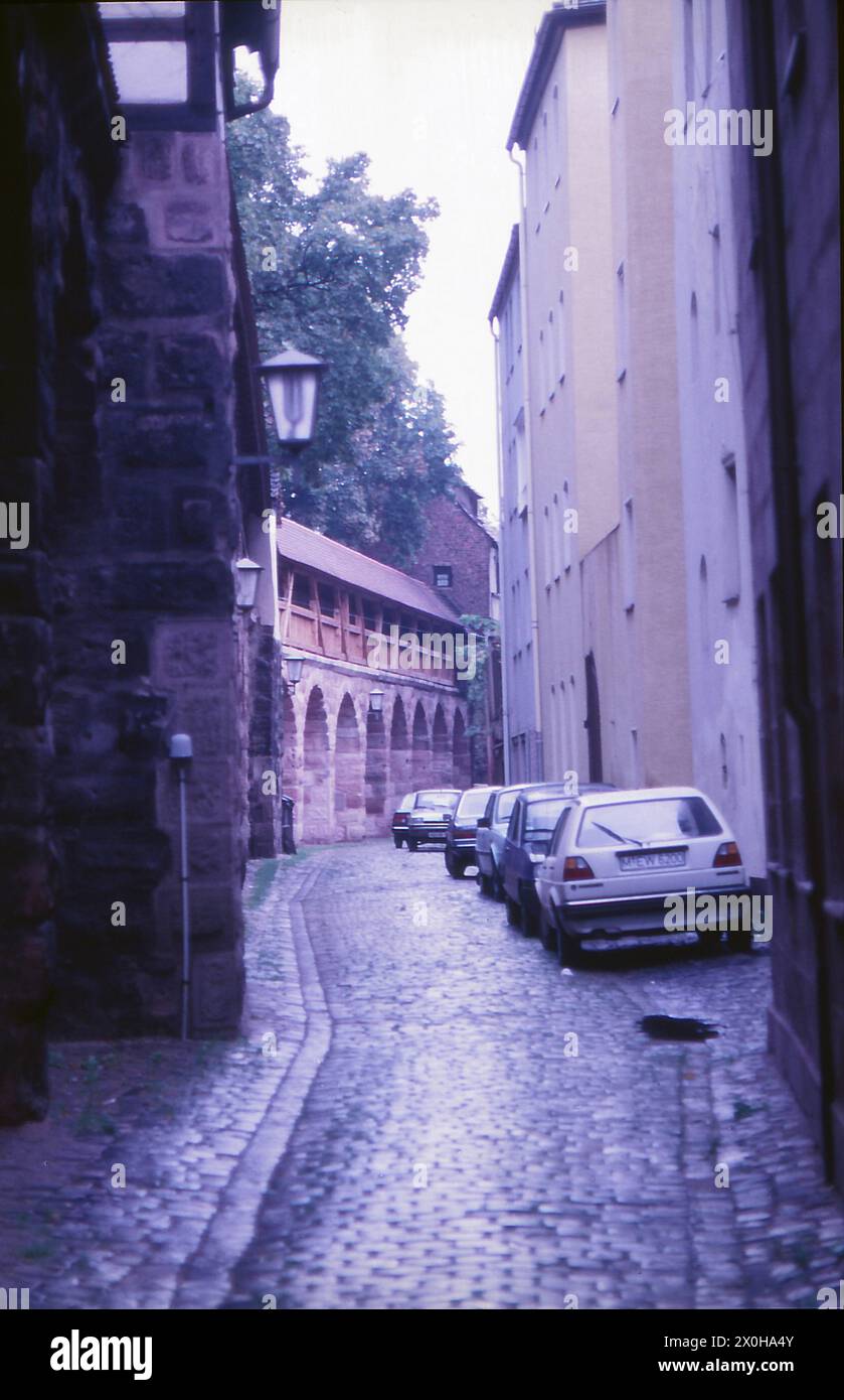 Nuremberg along the city wall [automated translation] Stock Photo - Alamy