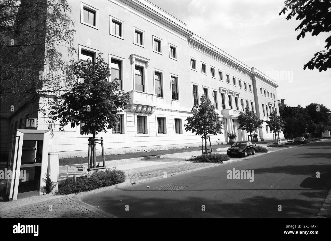 Spanish Embassy [automated translation] Stock Photo - Alamy