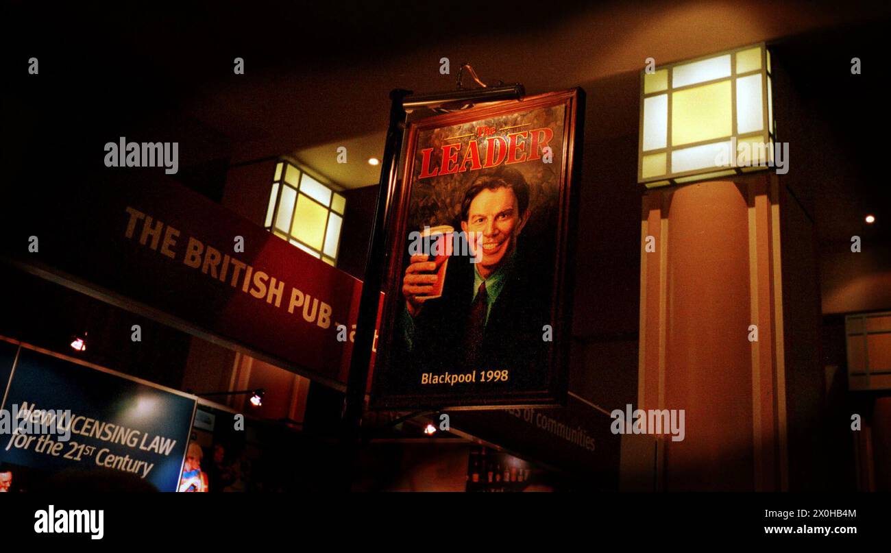 LAB CONF 1998... PHOTO BY BRIAN HARRIS BRITISH PUB SIGN Stock Photo - Alamy