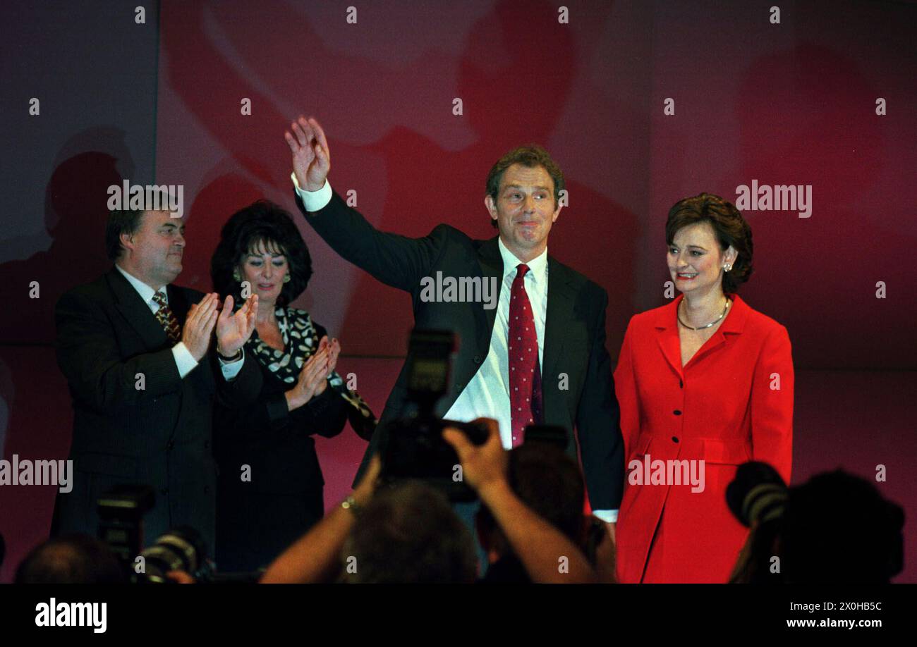 LAB CONF BLACKPOOL 1998... PHOTO BRIAN HARRIS PM TONY BLAIRWIFE AND THE ...
