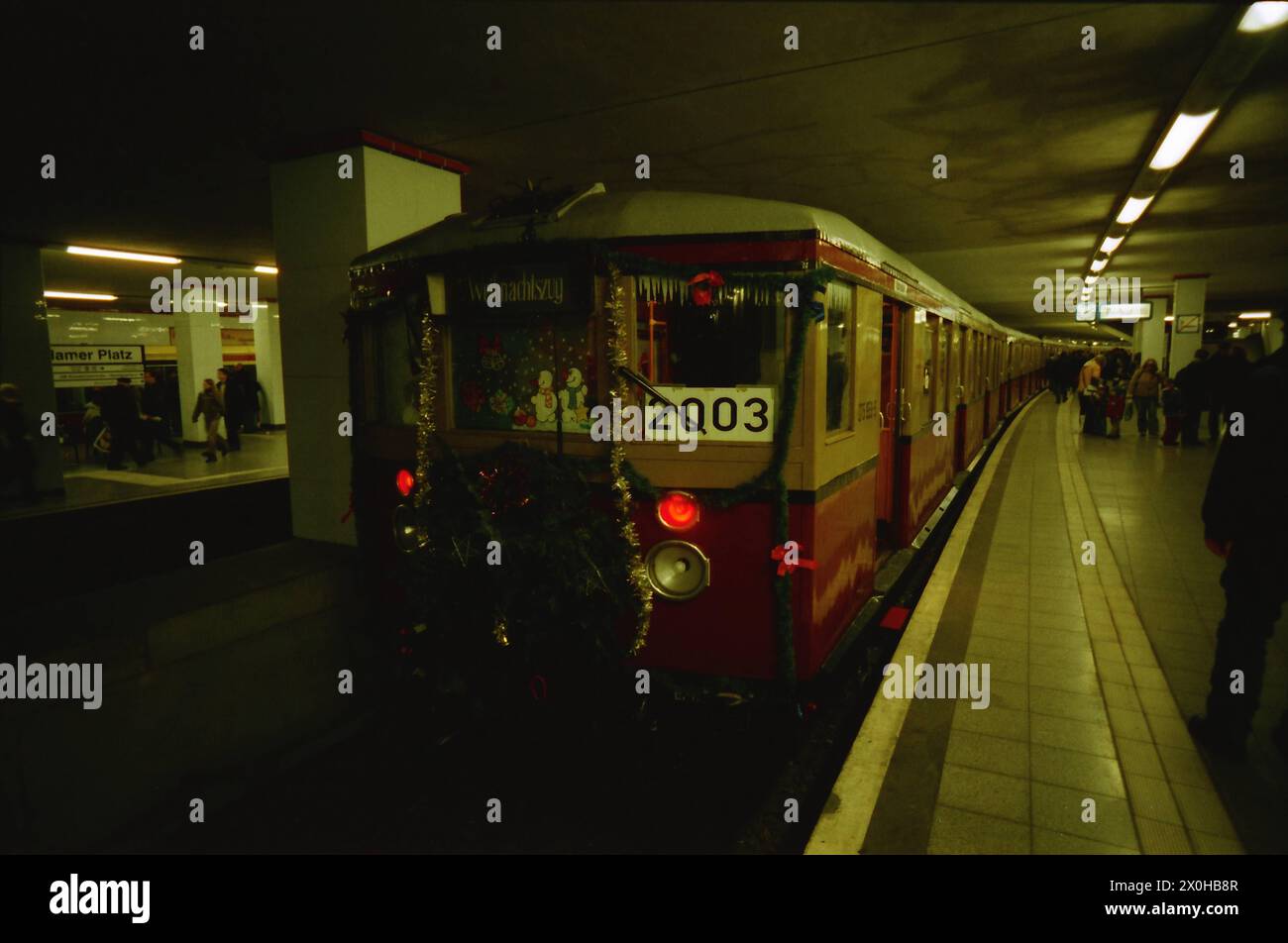 In 2003 there was once again a Christmas train on the S-Bahn [automated ...