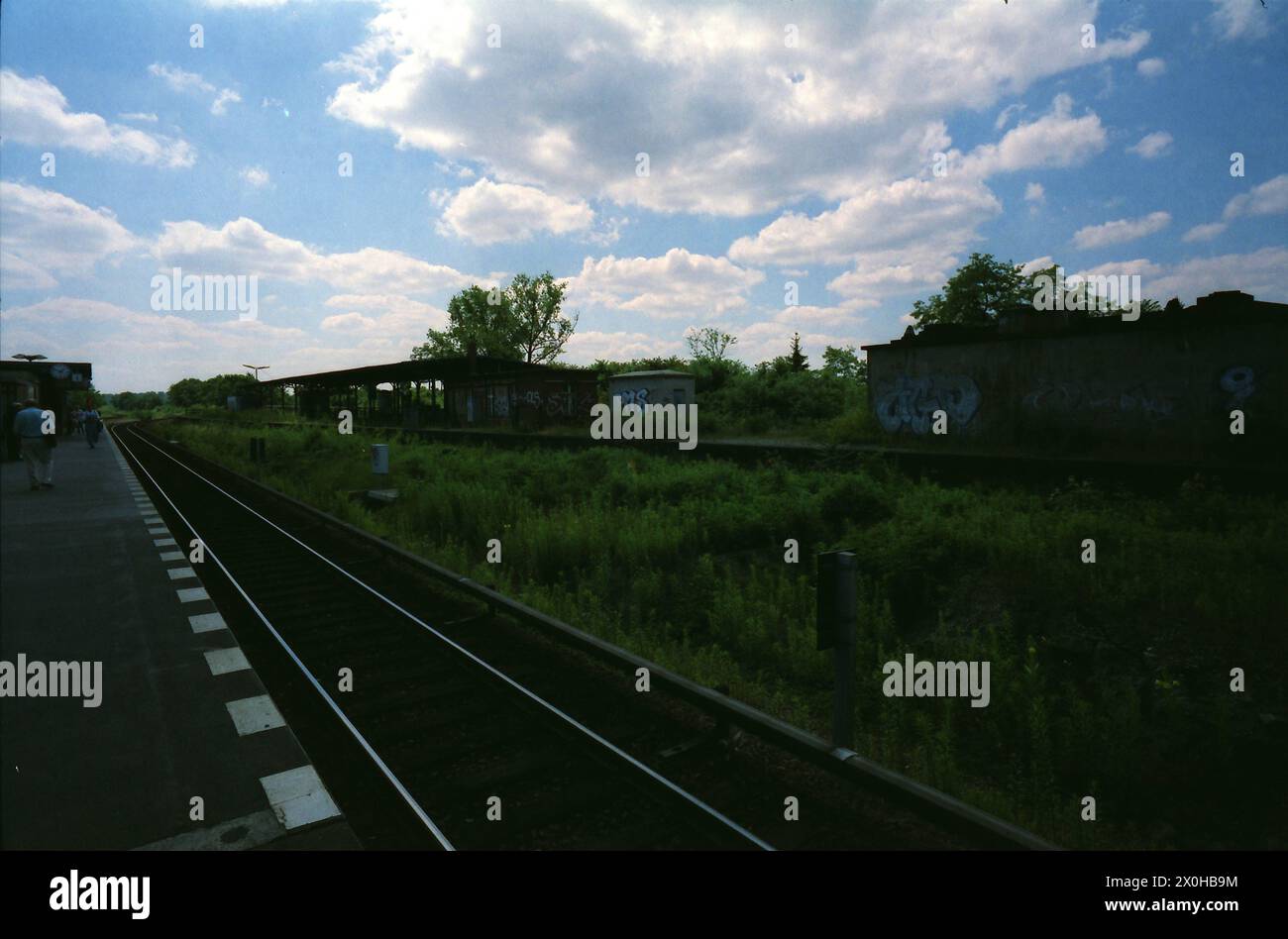 Nature still has the mainline section of Lichterfelde Ost station fully ...