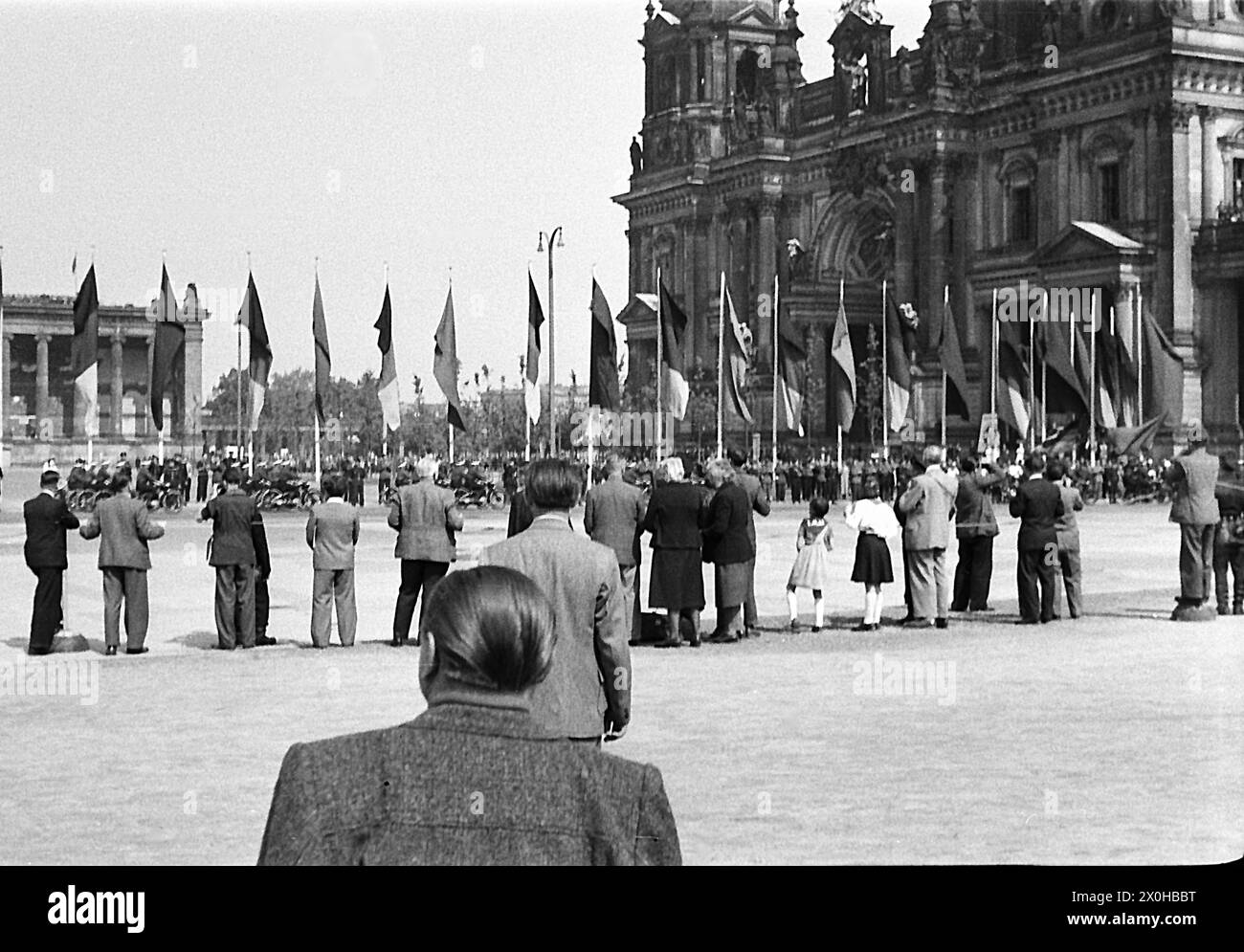 The Berlin City Palace has been cleared and a huge parade area has been ...