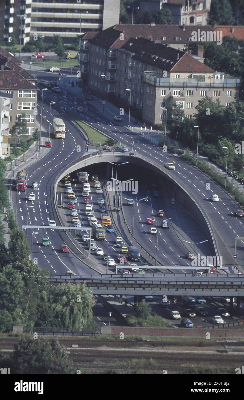 The picture shows a section of the Berlin city highway, which was ...
