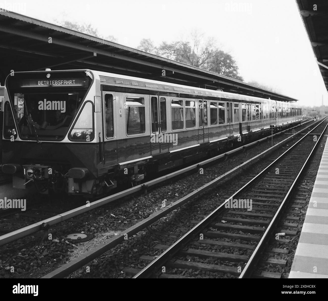 The first half-train of the new BVG S-Bahn type 480 is presented to the ...