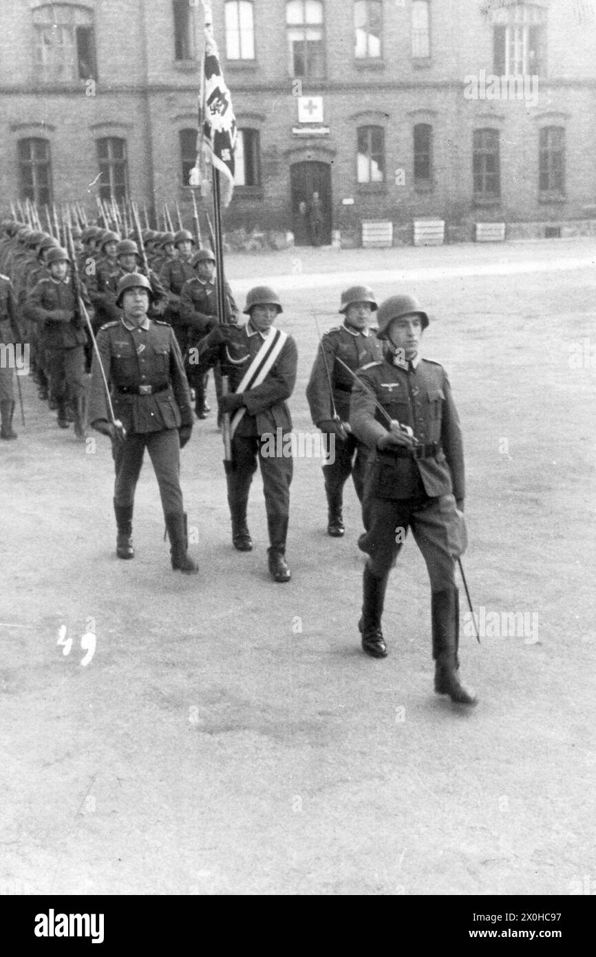 Swearing-in of young soldiers of the Wehrmacht on a barracks site in ...