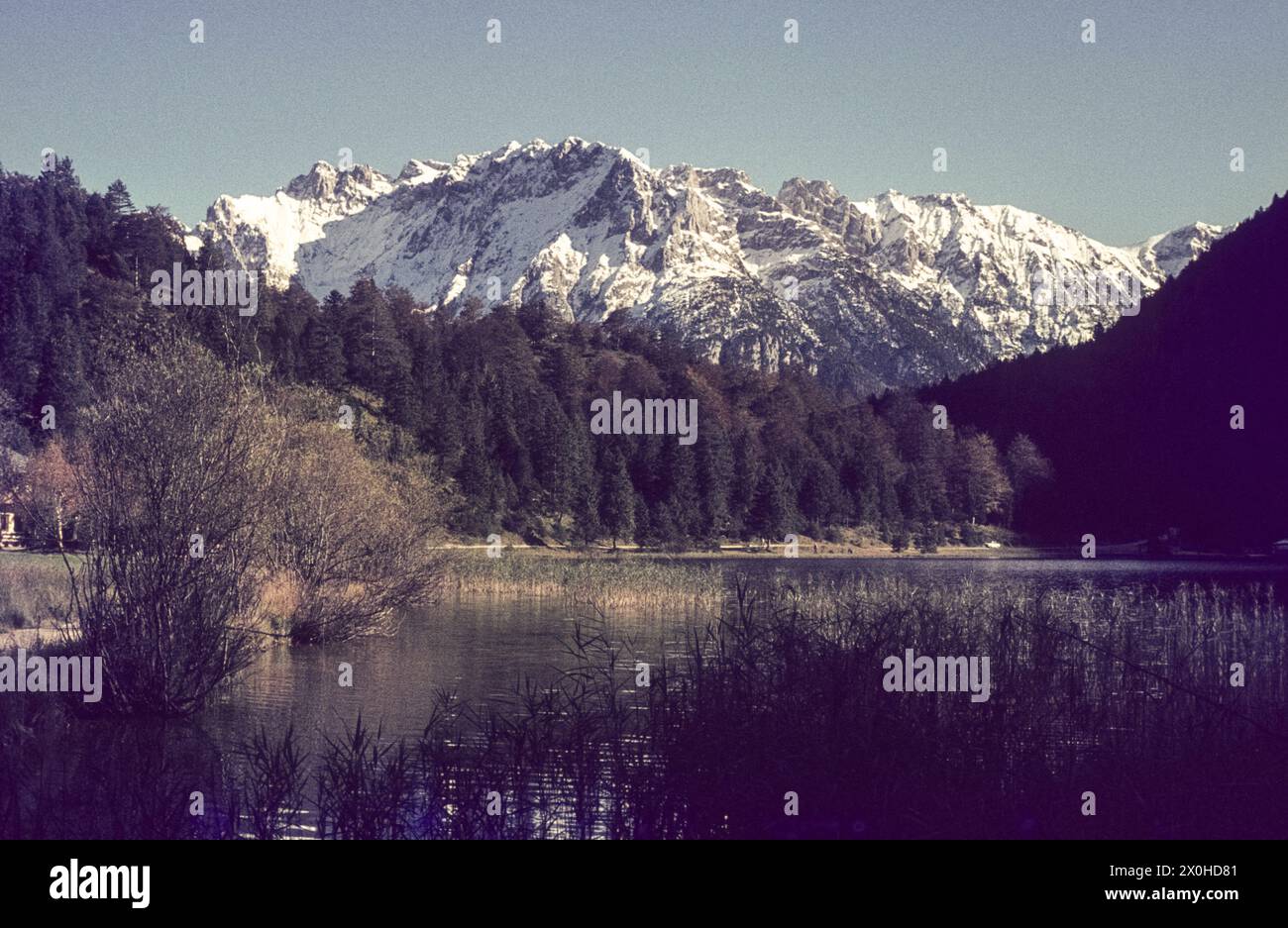Lake ferchensee mittenwald karwendel mountains hi-res stock photography ...
