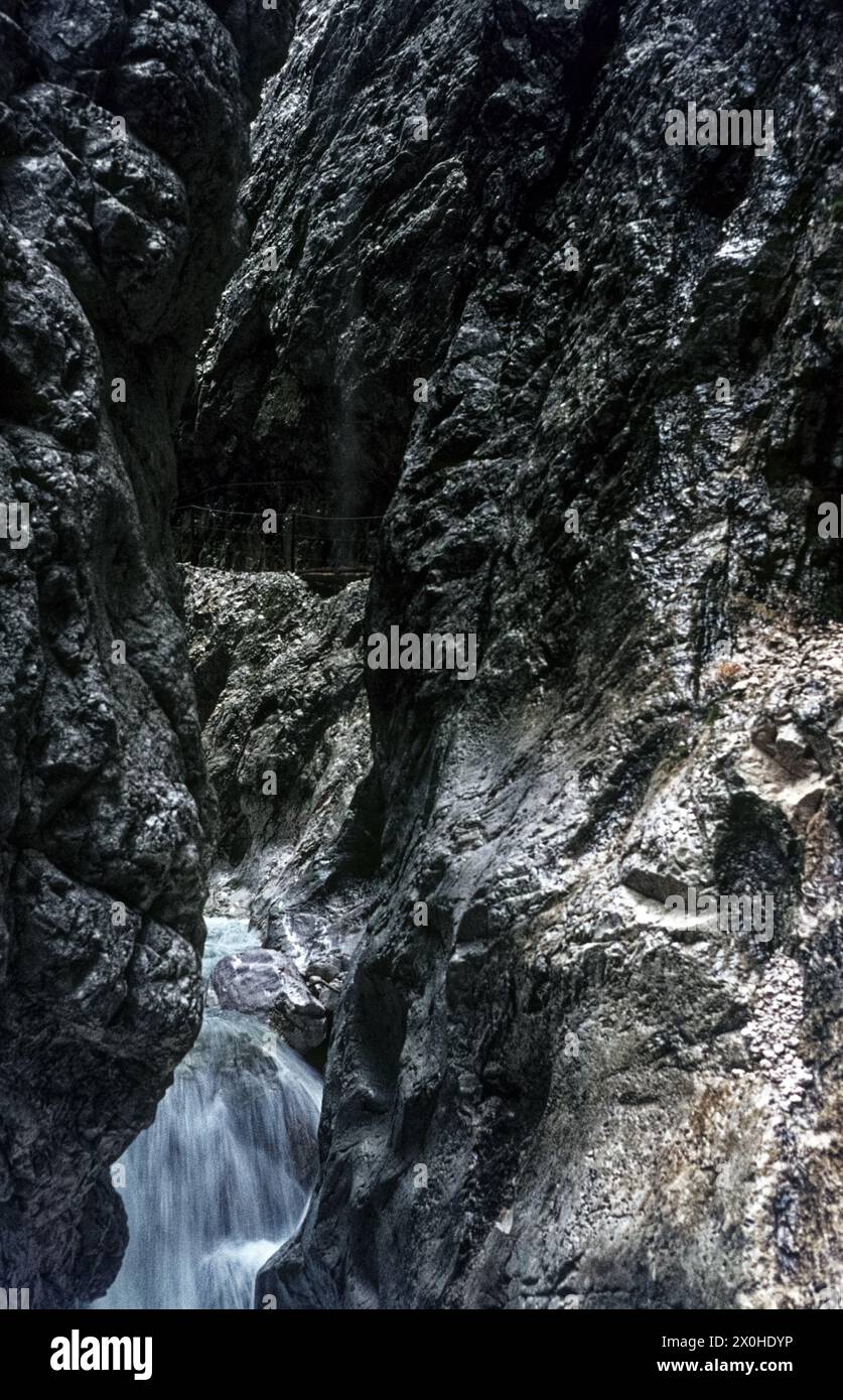 Waterfall in the gorge [automated translation] Stock Photo - Alamy