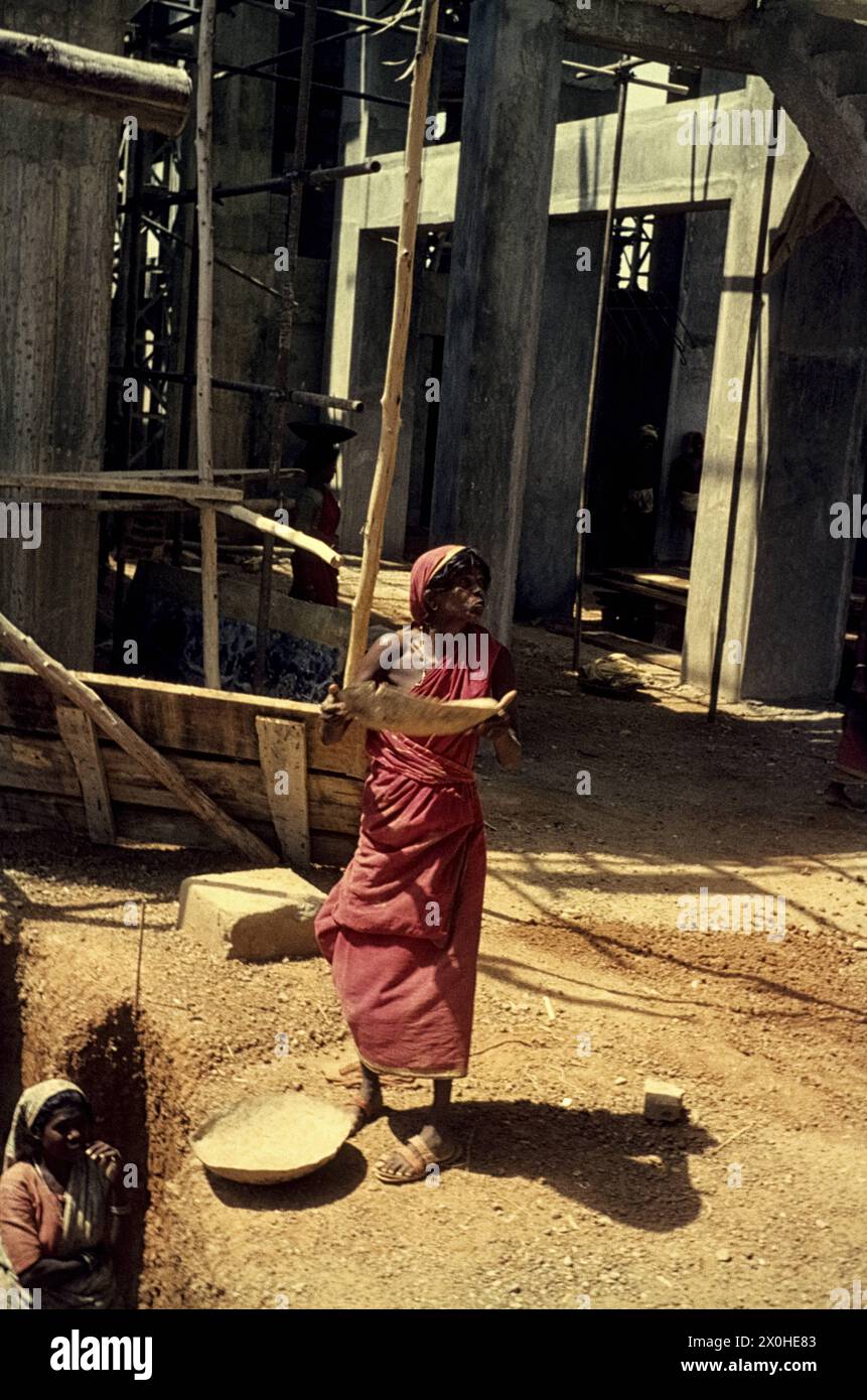 1960s construction worker hi-res stock photography and images - Alamy