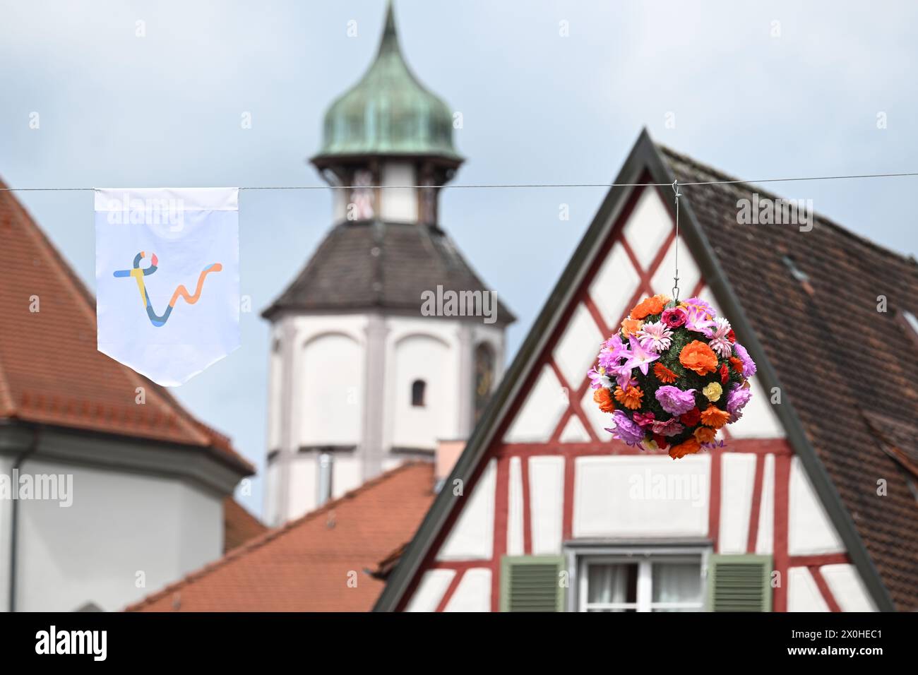 PRODUCTION - 10 April 2024, Baden-Württemberg, Wangen im Allgäu: Flags ...