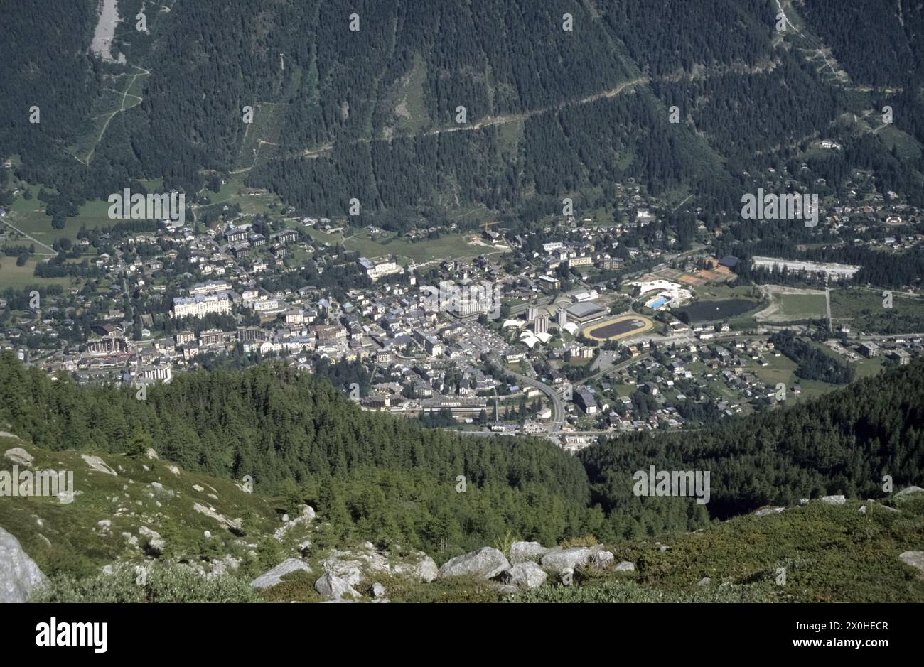 Chamonix from Plan de l'Aiguille, the middle station of the cable car ...