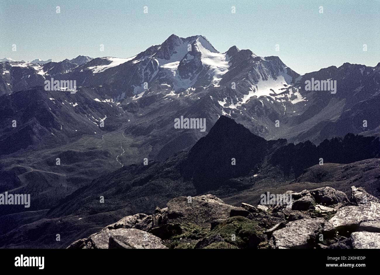Panorama from the Bellavista hut with the Schwemser peak [automated ...