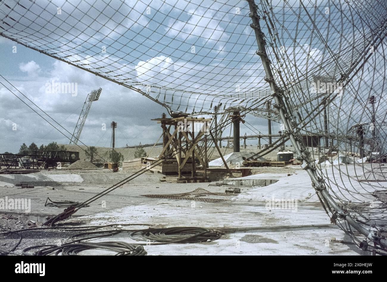 Rope net for the Munich tent roof under construction. [automated ...