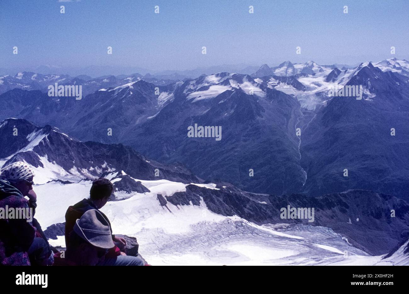 Panorama from the Wildspitze towards the east. The Granatenkogel ...