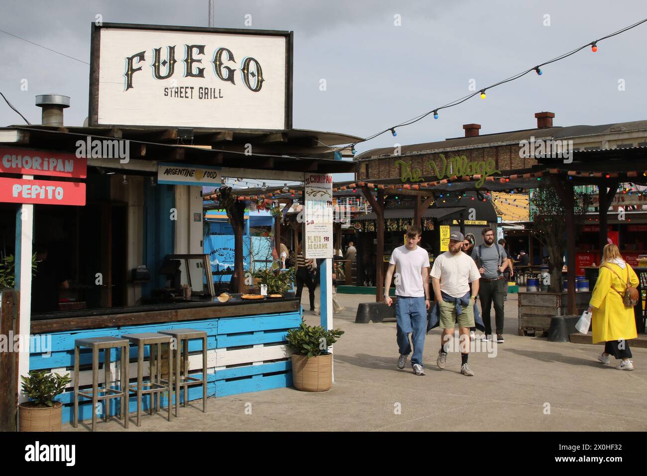 Fuego street grill hi-res stock photography and images - Alamy