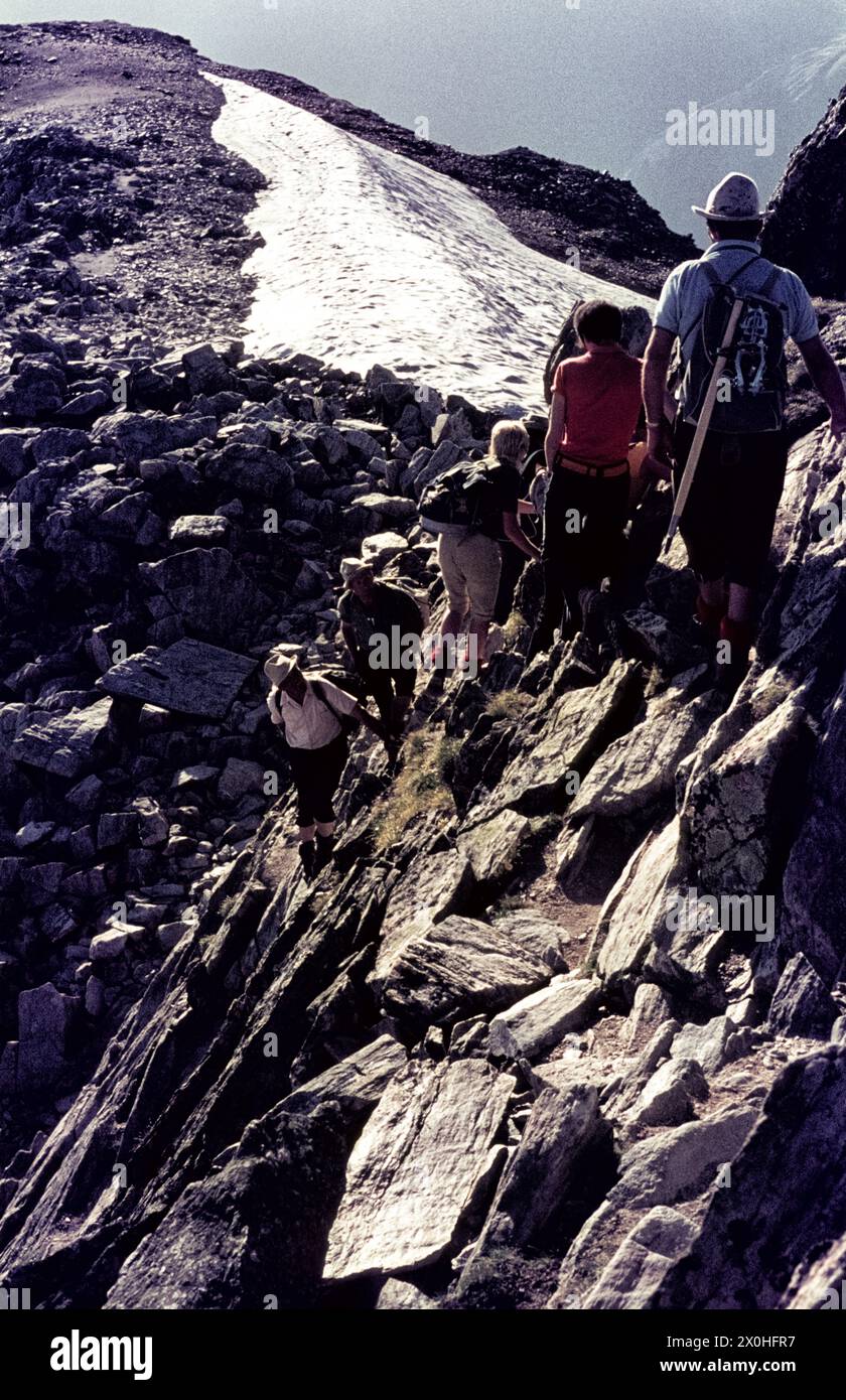Steep descent at the Karlesschneide on the Karleskopf [automated ...