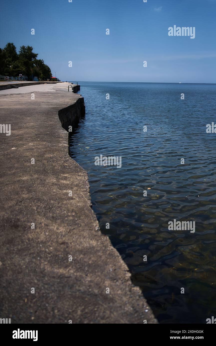 Concrete embankment hi-res stock photography and images - Alamy