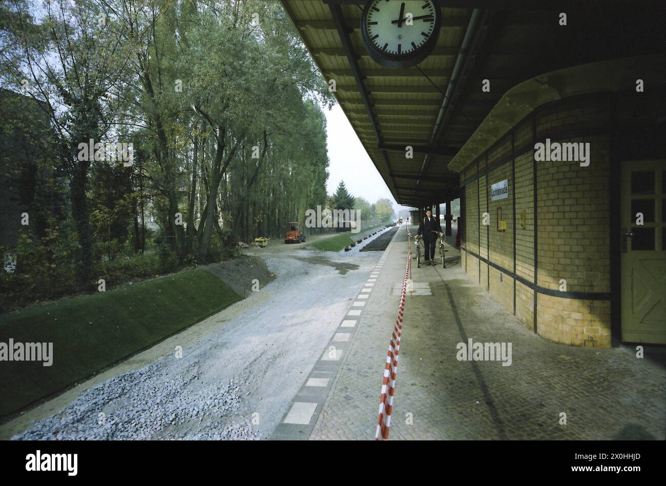 Berlin s bahn 1988 hi-res stock photography and images - Alamy