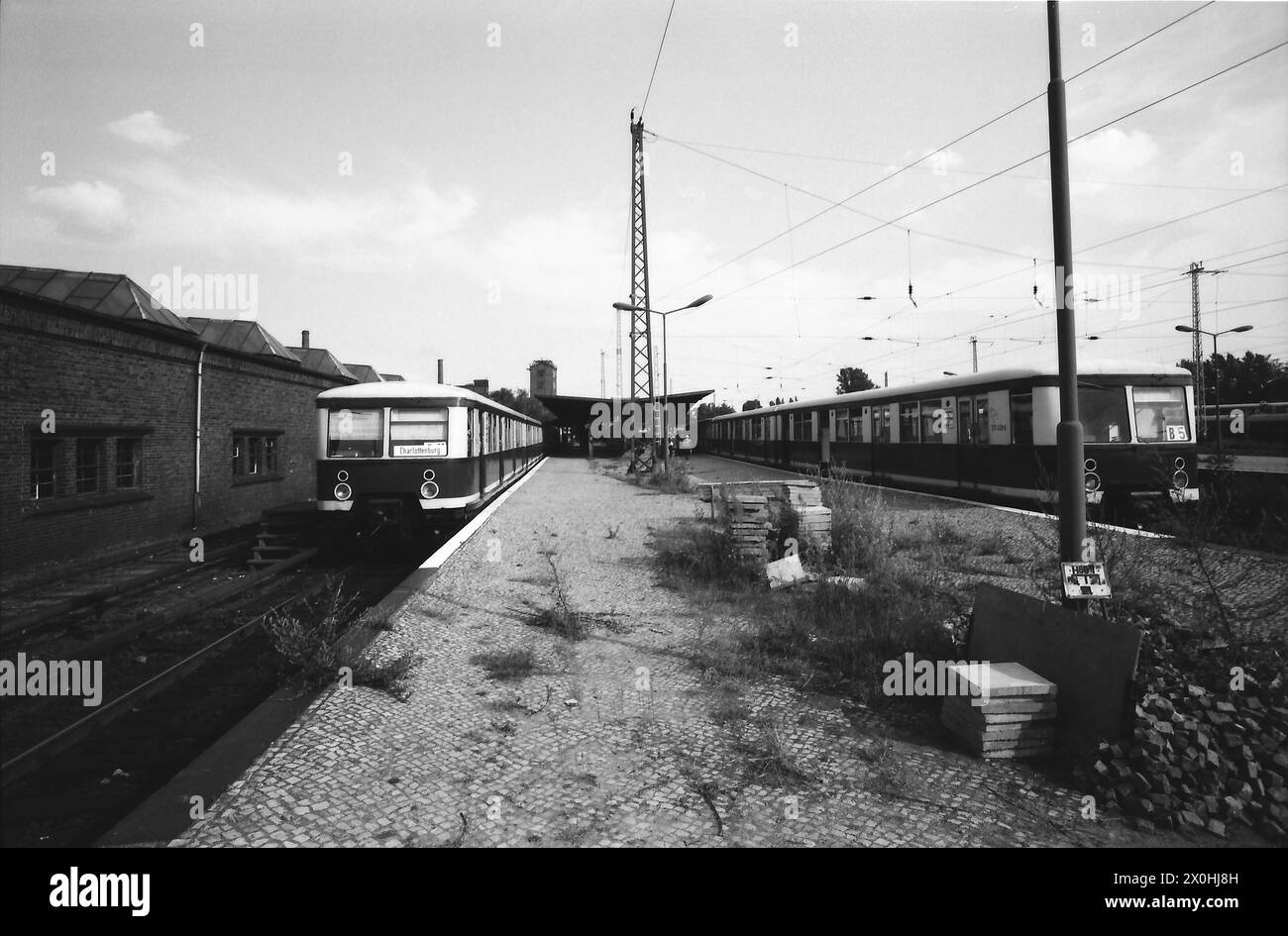 Sign in open on Black and White Stock Photos & Images - Alamy