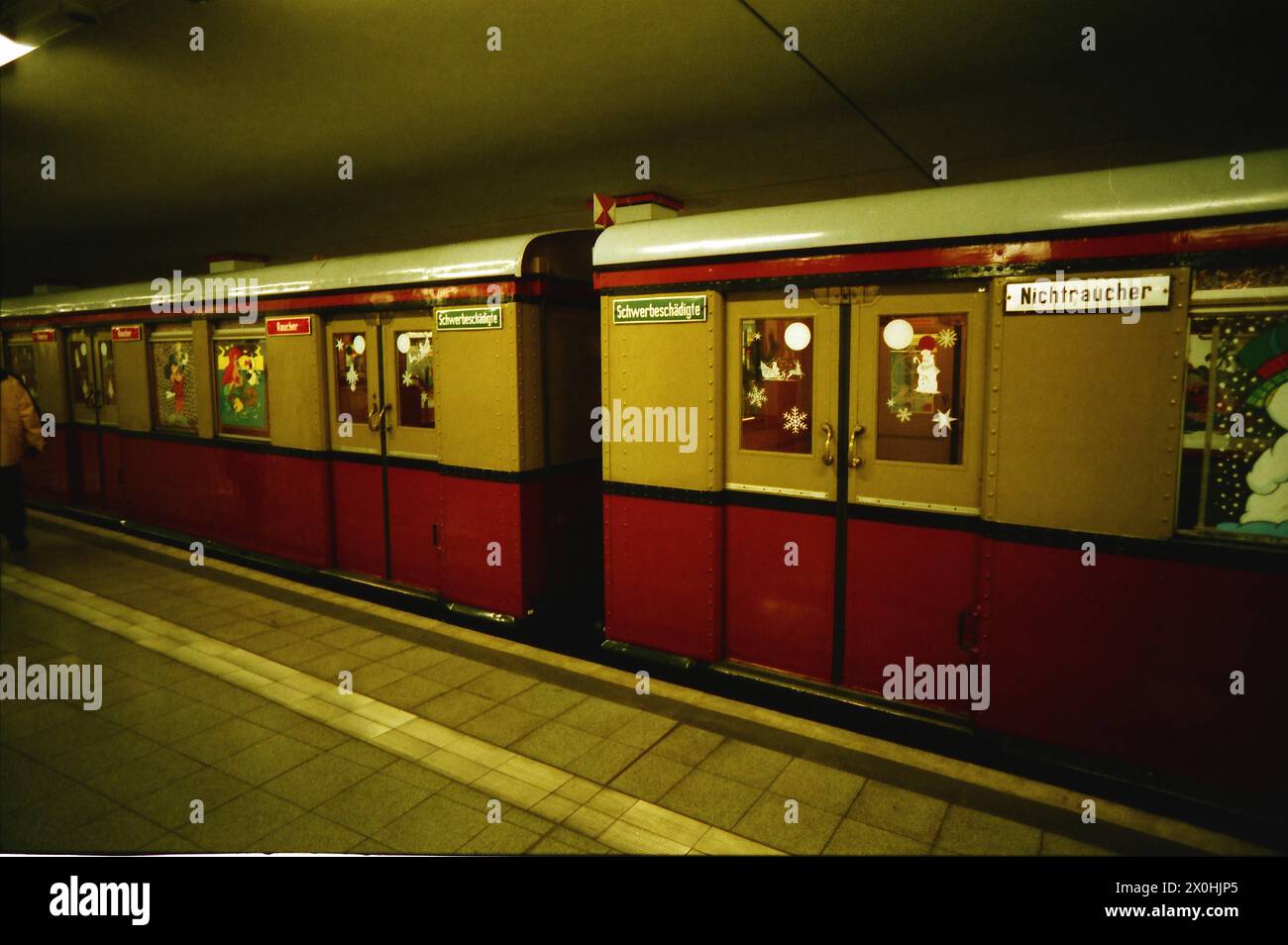 In 2003 there was once again a Christmas train on the S-Bahn [automated ...